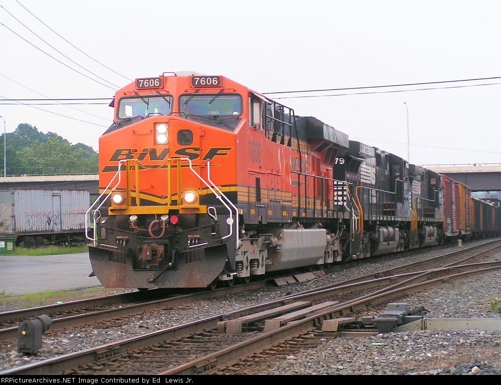 BNSF 7606